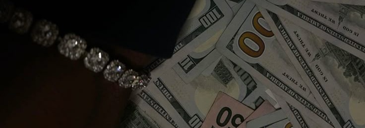 Cool Pics Discord Banner