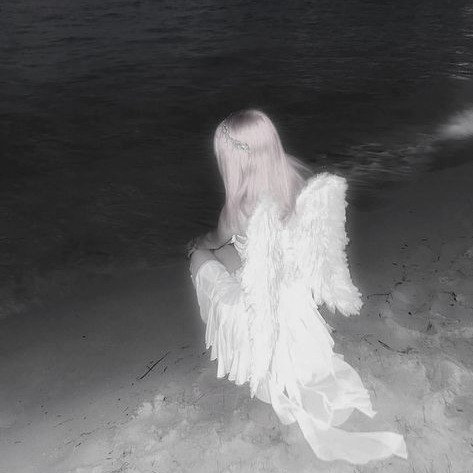 Aesthetic Angel Pfps and Icons - For Discord, Instagram & TikTok