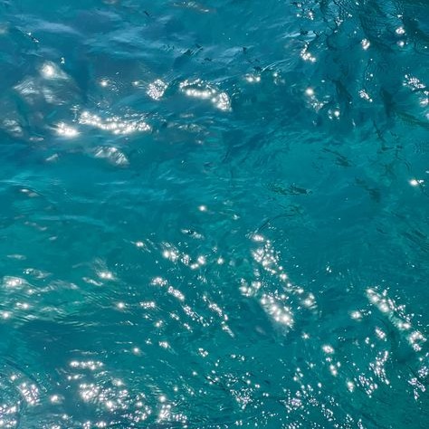 Water Pfp by redst0nem4n.