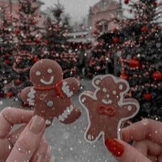 Aesthetic Christmas Pfps and Icons - For Discord, Instagram & TikTok