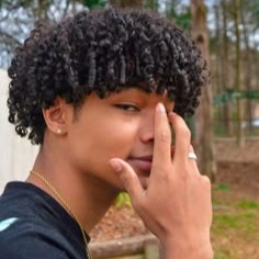 Curly Hair Pfp by kawaisl