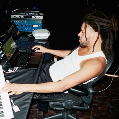 J Cole Pfps and Icons - For Discord, Instagram & TikTok