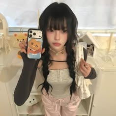 Girl Pfps and Icons - For Discord, Instagram & TikTok