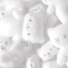 Aesthetic White Pfps and Icons - For Discord, Instagram & TikTok