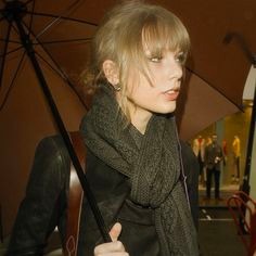 Taylor Swift Pfp by DekYun