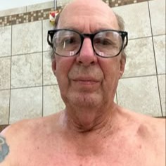 Old Man Pfp by qu1xn