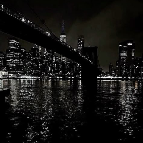 Aesthetic Dark Pfps and Icons - For Discord, Instagram & TikTok