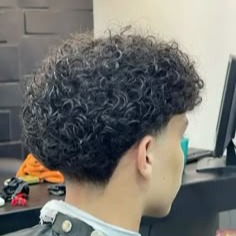 Curly Hair Pfp by Peps3k