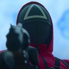 Squid Game Guard Pfps and Icons - For Discord, Instagram & TikTok