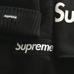 supreme Pfp by 2validck