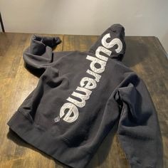 supreme Pfp by 2validck