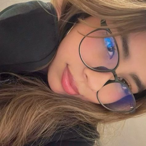 anime girl Pfp by ecl1ps3__.