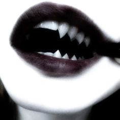 Vampire Teeth Pfp by rockhartd